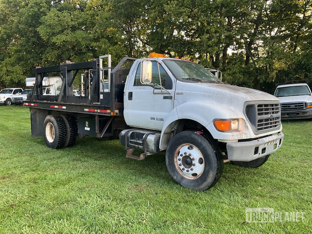 2001 Ford F-750 4x2 Flatbed Truck in Charlestown, West Virginia, United ...