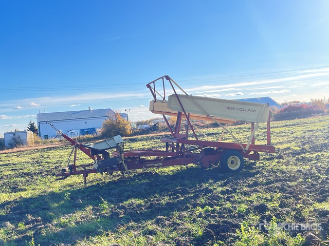New Holland StackLiner 1000 | Ritchie Bros. Auctioneers
