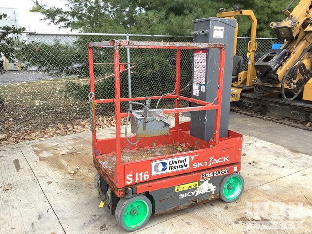 2017 Skyjack SJ16 Vertical Mast Lift in Columbus, Ohio, United States ...