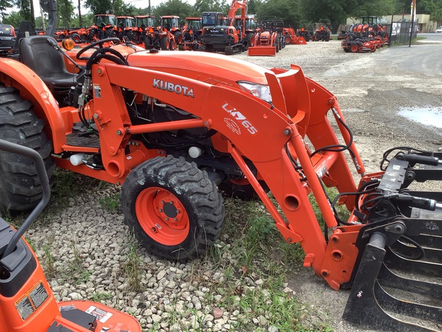 Quantity of (1) Kubota LA765 Front Loader Attachment & (1) Terra Force ...
