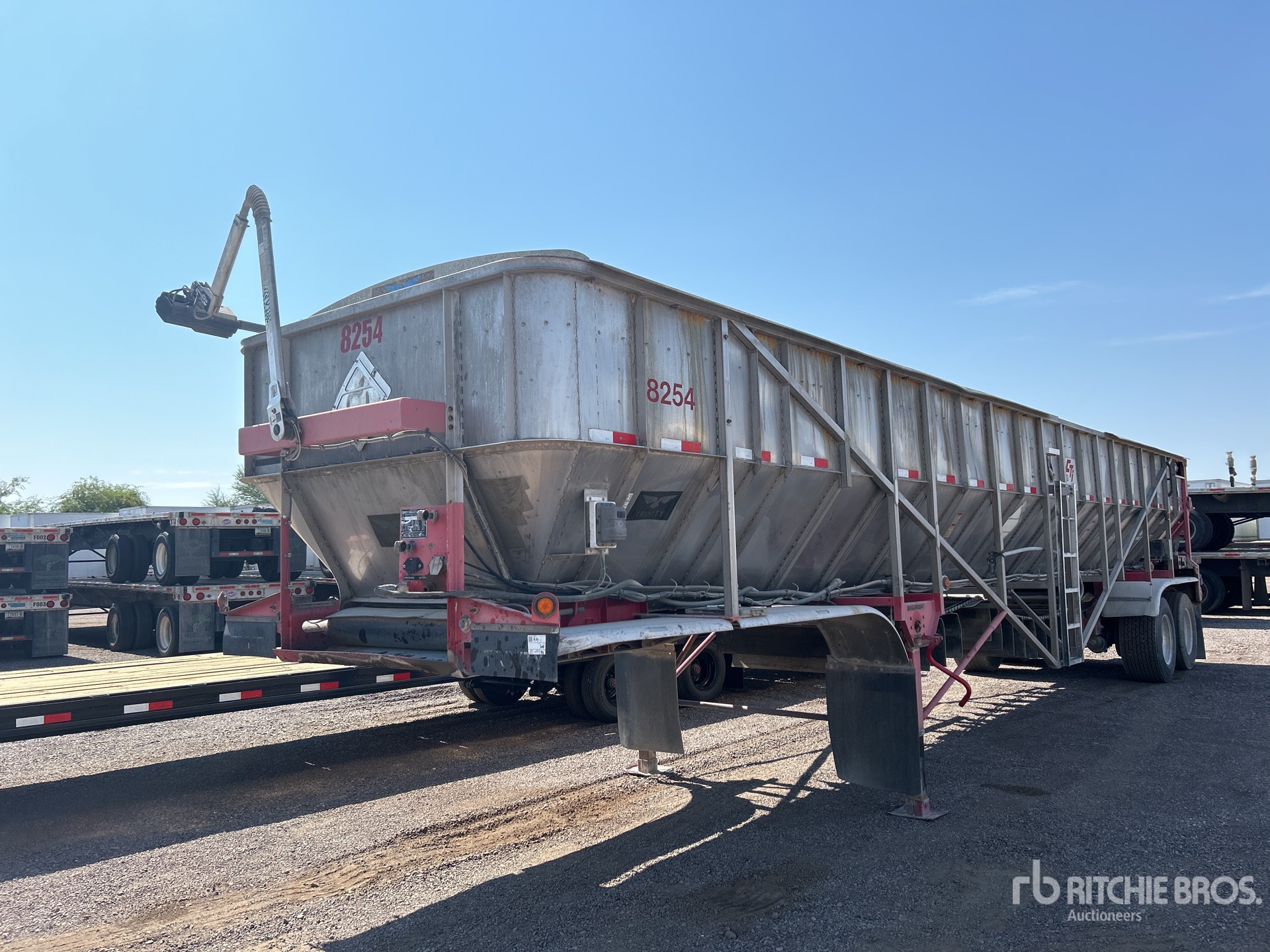 2018 Trinity 40 ft T/A Live Bottom Trailer | Ritchie Bros. Auctioneers