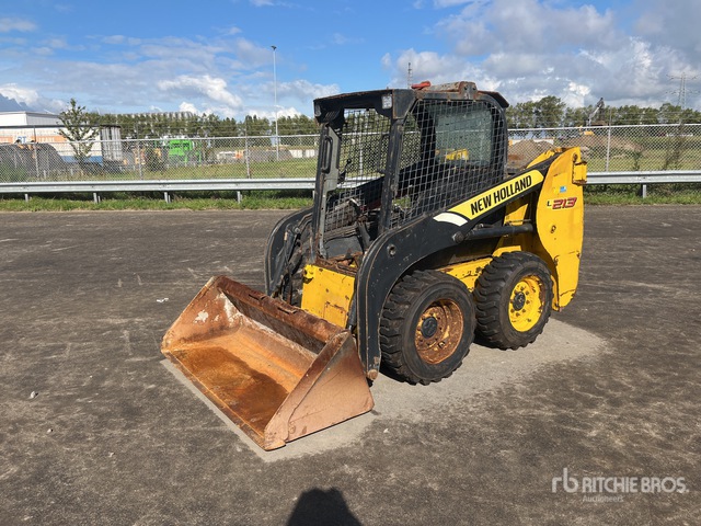 2014 New Holland L213 Skid Steer Loader | Ritchie Bros. Auctioneers
