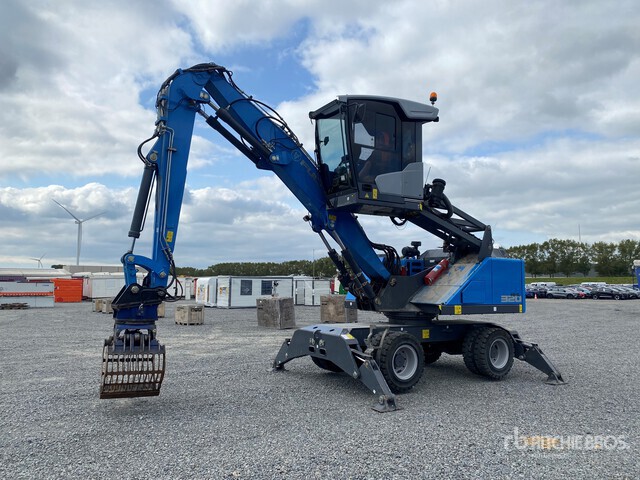 2021 Fuchs MHL320 S5 Wheel Material Handler | Ritchie Bros. Auctioneers