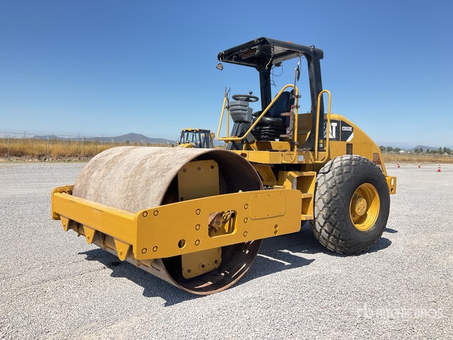 2016 Cat CS-533E Rodillo / Smooth Drum Compactor | Ritchie Bros ...