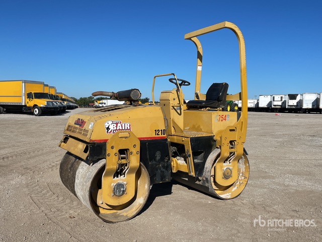Hypac C754B Double Drum Roller | Ritchie Bros. Auctioneers
