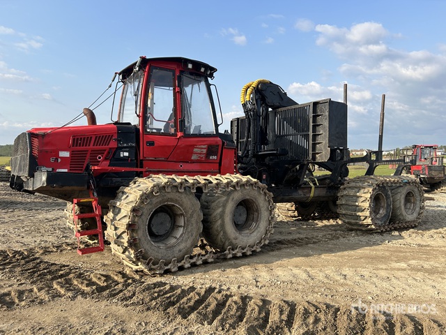 2016 Komatsu XF895-0 20 ton 8x8 Log Forwarder | Ritchie Bros. Auctioneers