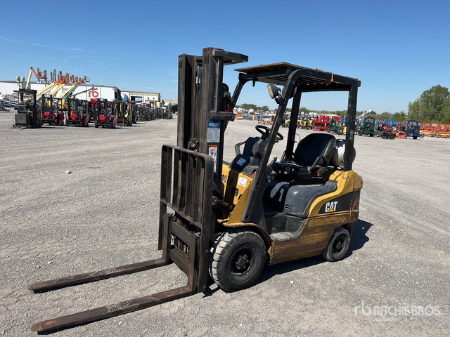 2008 Cat P3500 3000 lb Pneumatic Tire Forklift | Ritchie Bros. Auctioneers