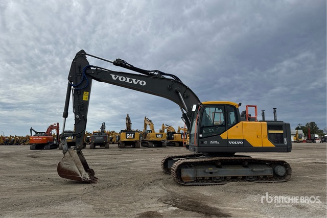 2021 Volvo EC220EL Tracked Excavator | Ritchie Bros. Auctioneers