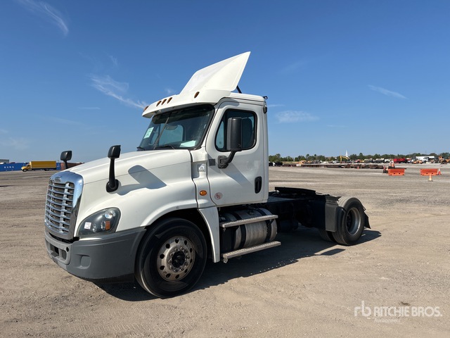 2016 Freightliner Cascadia 125 4x2 S/A Day Cab Truck Tractor | Ritchie ...