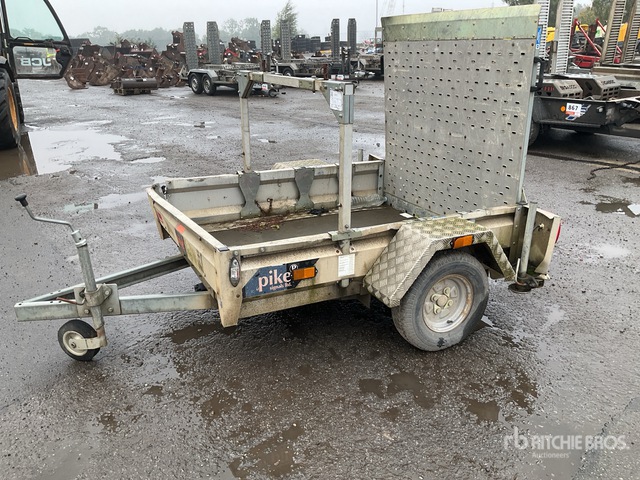 Pike Signal Limited Equipment Trailer | Ritchie Bros. Auctioneers
