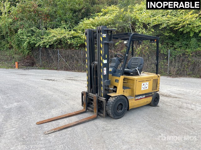 1999 Cat EP25 2475 kg Chariot Elevateur Pneumatic Tire Forklift ...
