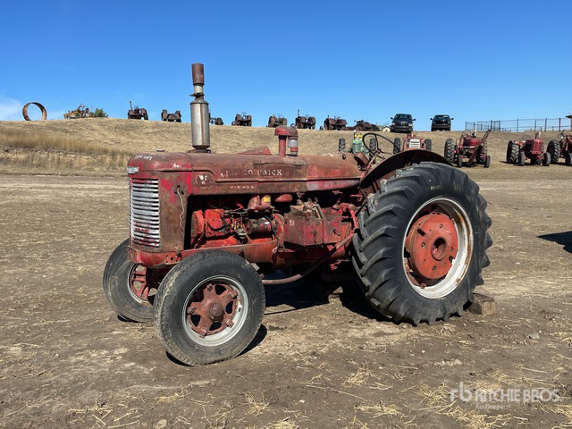 1948 McCormick Deering WD9 2WD Wide Front Antique Tractor (Inoperable ...