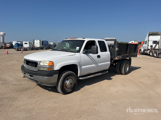 2001 GMC 3500 4x2 Extended Cab Flatbed Dump Truck | Ritchie Bros ...