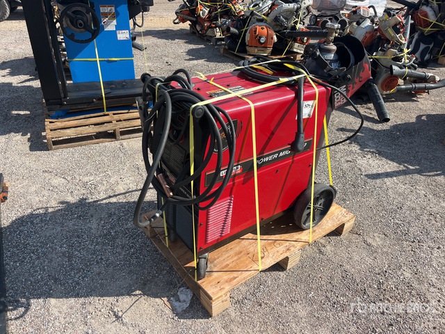 Lincoln 250 A Mobile MIG Electric Welder | Ritchie Bros. Auctioneers