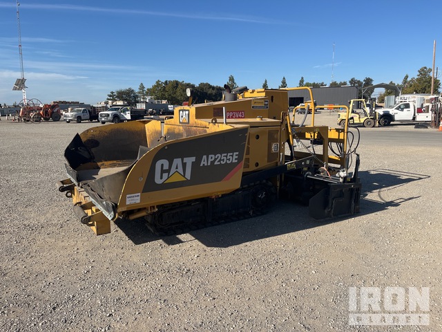 2018 Cat AP255E Track Asphalt Paver in Dixon, California, United States ...