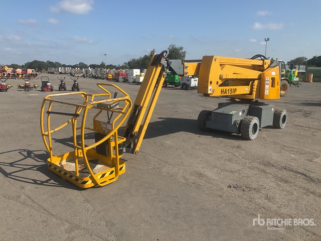 2013 Haulotte HA15IP 2WD Electric Articulating Boom Lift | Ritchie Bros. Auctioneers