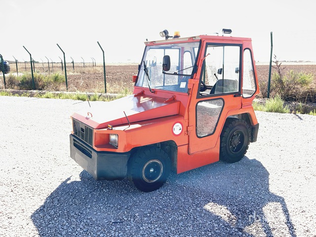 2005 Nissan FV02 Tow Tractor | Ritchie Bros. Auctioneers