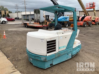 Tennant 528 Ride-On Floor Sweeper in Erie, Pennsylvania, United States ...