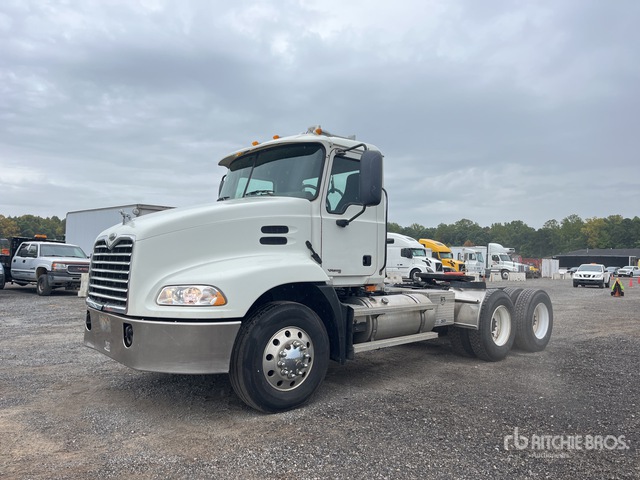 2006 Mack CXN613 Vision 6x4 T/A Day Cab Truck Tractor | Ritchie Bros ...