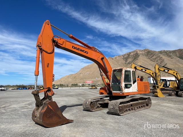 Daewoo SL220 LC-11 Tracked Excavator | Ritchie Bros. Auctioneers