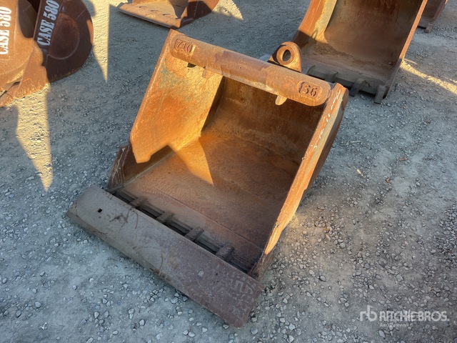 34 in Q/C Cleanup Backhoe Rear Bucket | Ritchie Bros. Auctioneers