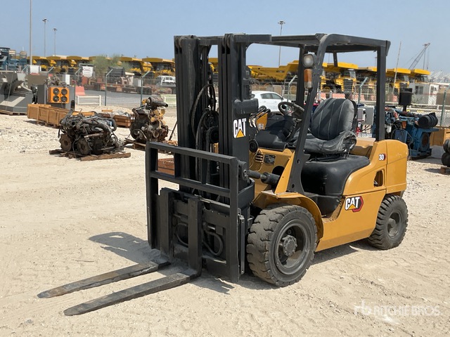2005 Cat DP30NT 3 ton Pneumatic Tire Forklift | Ritchie Bros. Auctioneers