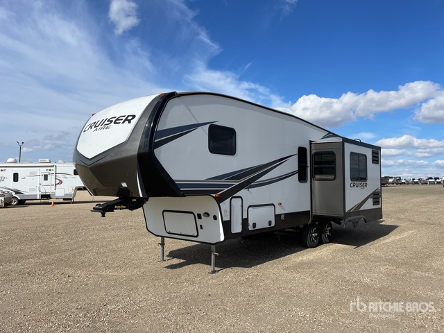 2020 Crossroad Cruiser 27 ft T/A Travel Trailer | Ritchie Bros. Auctioneers