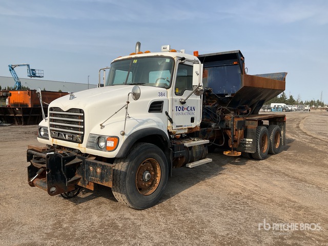 2004 Mack CV713 Granite 6x4 Spreader Truck | Ritchie Bros. Auctioneers
