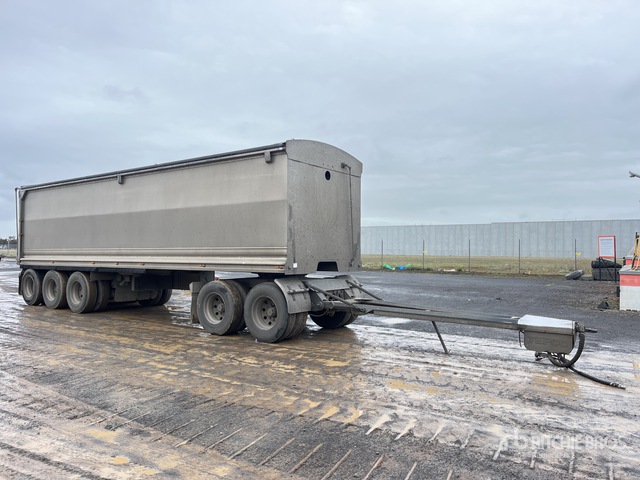 2017 Tefco 9.7 m 5/Axle Dog End Dump Trailer | Ritchie Bros. Auctioneers