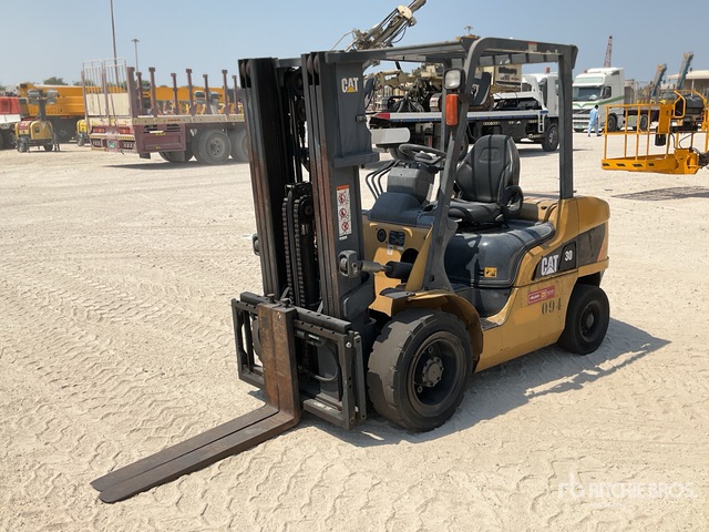 2014 Cat GP30NT 3 ton Pneumatic Tire Forklift | Ritchie Bros. Auctioneers