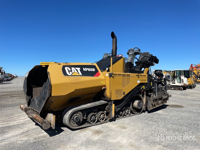 2015 Cat AP655F Track Asphalt Paver | Ritchie Bros. Auctioneers