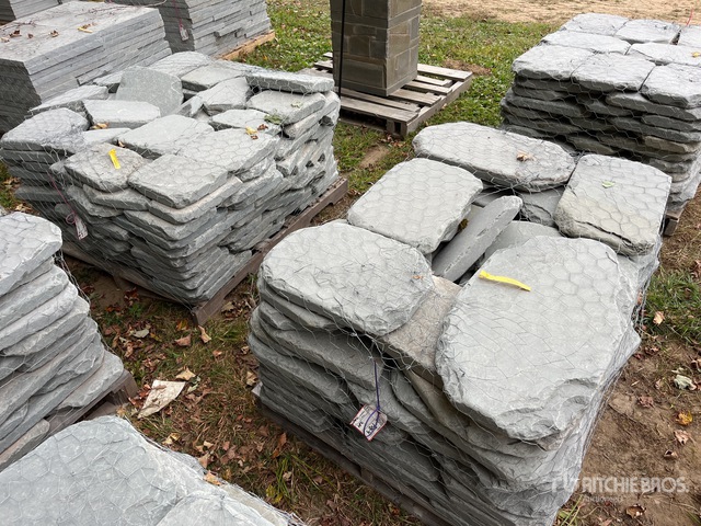 Quantity of (4) Pallets of Bluestone Patio Kit | Ritchie Bros. Auctioneers