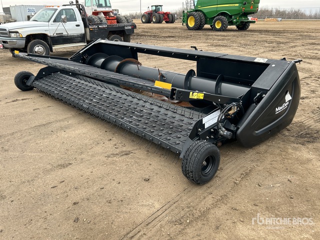 2015 MacDon PW8 15 ft Combine Pickup Header | Ritchie Bros. Auctioneers
