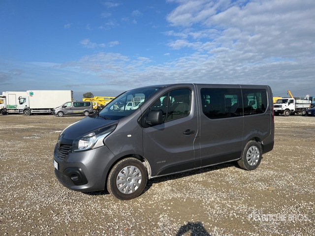 2016 Renault Trafic 9-Seat Mini Bus | Ritchie Bros. Auctioneers