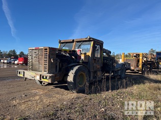 Hiab 090 Knuckle Boom on MacLean MEM 277 4x4 Articulated Boom Truck ...