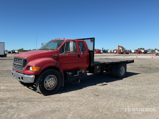 2000 Ford F-650 4x2 Extended Cab Flatbed Truck | Ritchie Bros. Auctioneers