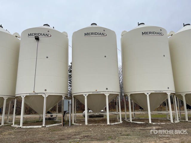 2015 Meridian MGM4000 +/- 4000 bu Smooth Wall Hopper Grain Bin ...