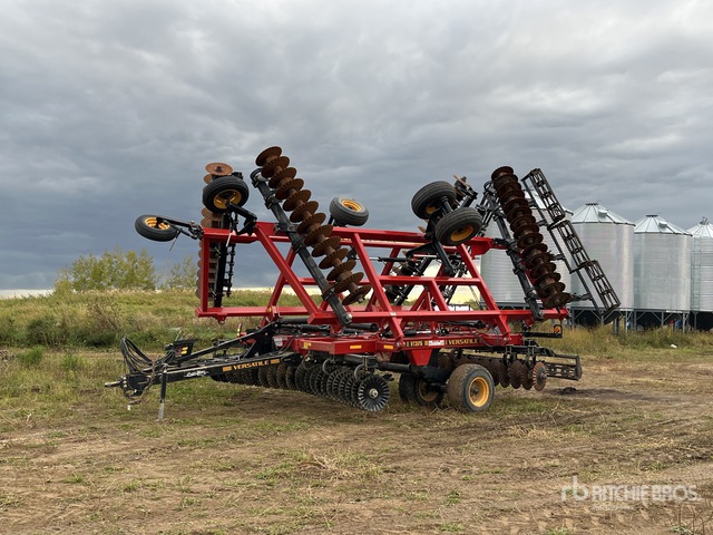 2021 Versatile VT375 40 ft Vertical Disc | Ritchie Bros. Auctioneers