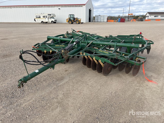 John Deere 18 ft Tandem Disc | Ritchie Bros. Auctioneers