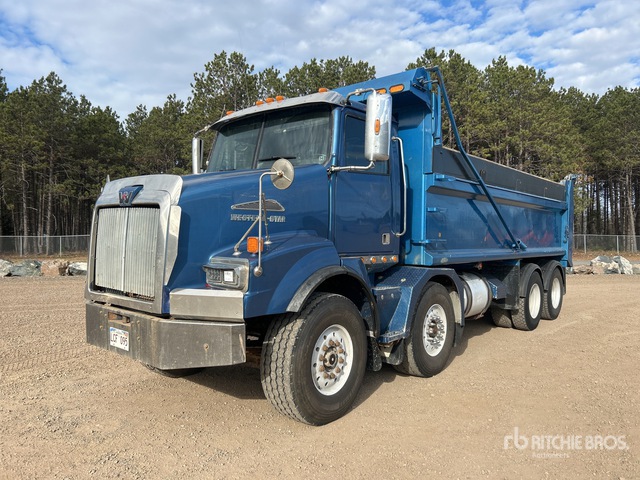 2009 Western Star 4900 8x4 Twin-Steer T/A Camión dumper | Ritchie Bros ...