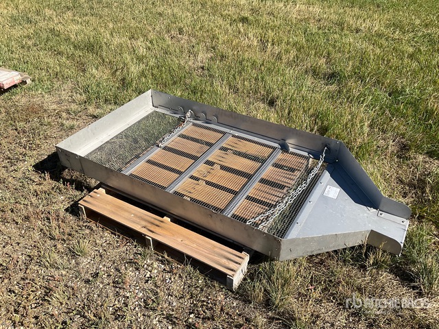 Aluminum Fertilizer Screen Hopper | Ritchie Bros. Auctioneers