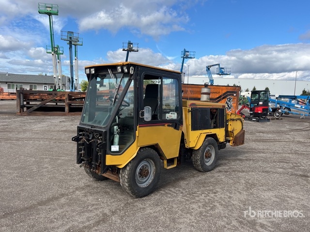 2013 Trackless MT6 Sidewalk Plow | Ritchie Bros. Auctioneers