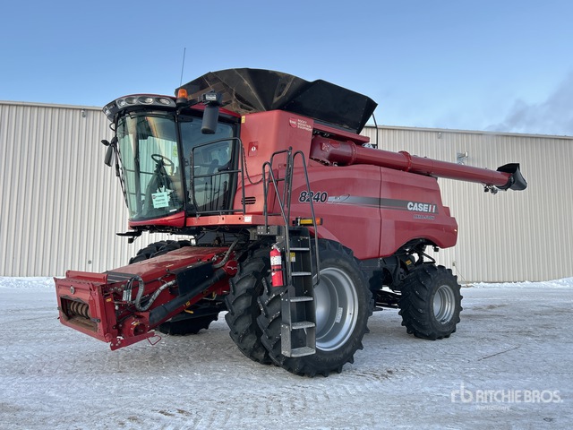 2015 Case IH 8240 Combine Harvester | Ritchie Bros. Auctioneers