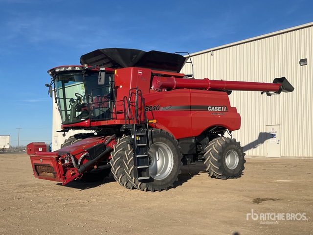2017 Case IH 8240 Combine Harvester | Ritchie Bros. Auctioneers