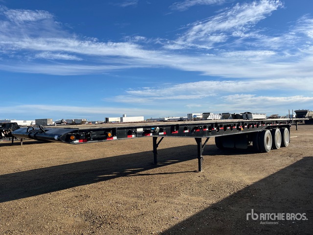 1997 Scona 46 ft Tri/A Flatbed Oilfield Trailer | Ritchie Bros. Auctioneers