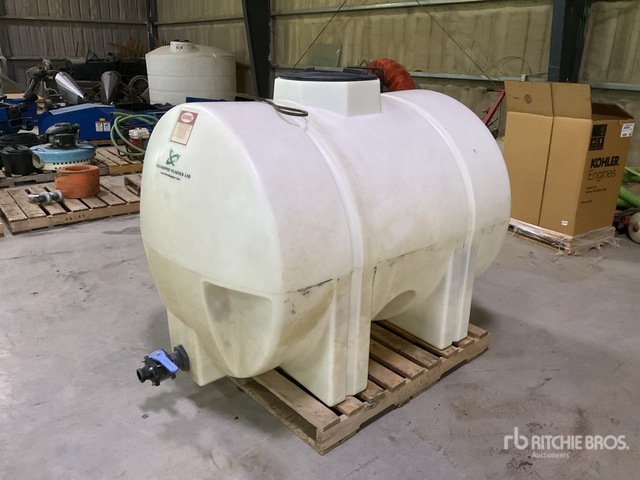 600 gal Poly Water Tank | Ritchie Bros. Auctioneers