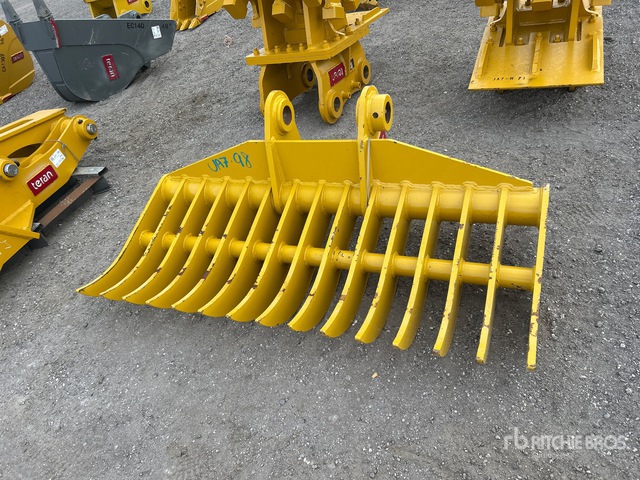 Teran RAKEPC22068 68 in Excavator Rake - Fits Komatsu PC220 (Unused ...