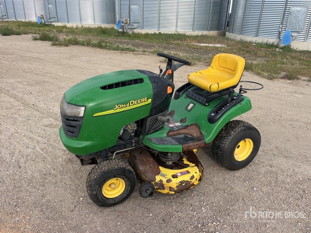 2004 John Deere L111 Ride-On Lawn Mower | Ritchie Bros. Auctioneers