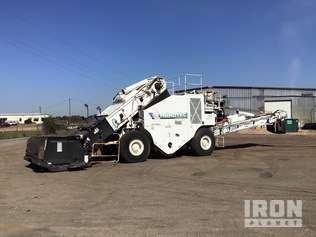 2013 Roadtec SB2500E Wheel Asphalt Transfer Machine in Columbus ...