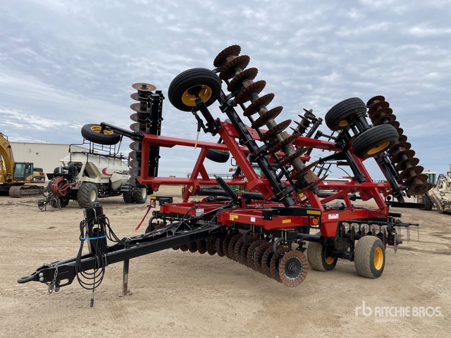 2017 Versatile Viking 32 ft Tandem Vertical Disc | Ritchie Bros ...